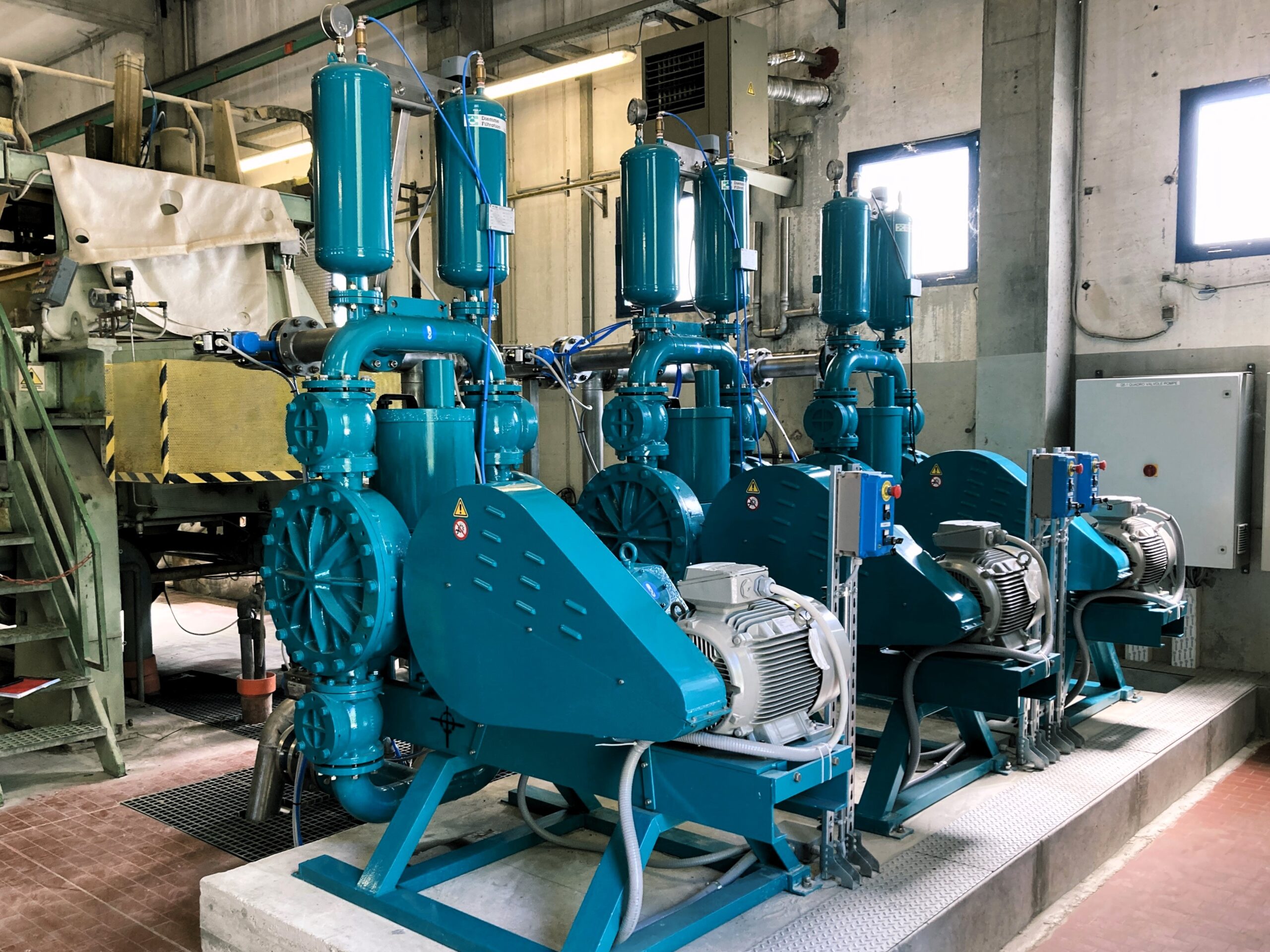 Pumps for optimizing filtration processes