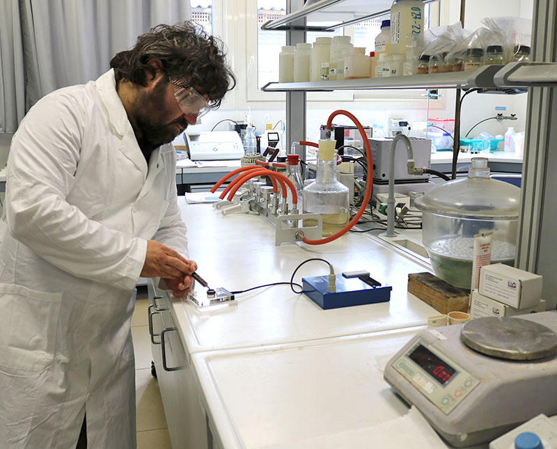 Sludge disposal laboratory for custom filtration solutions